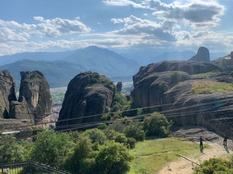 Midday Tour in Meteora Small Size Group - Detailed Breakdown of the Tour