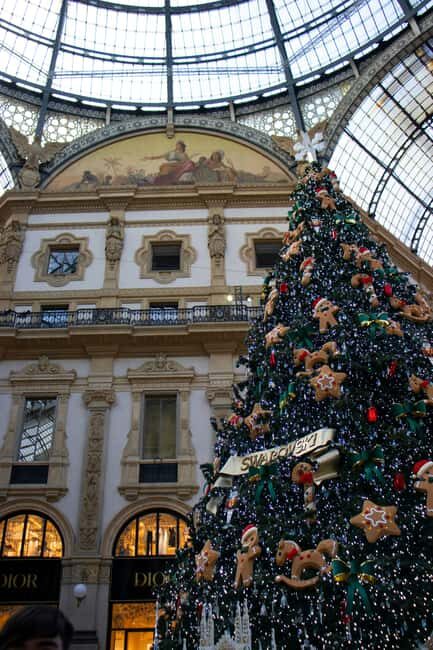 Milan: Christmas Walking Tour with a Local Guide - The Duomo and Piazza Duomo