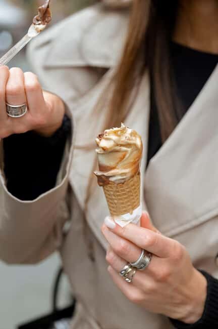 Milano Audio Guided Tour with Food Tasting box - Audio Guides and Stories: Enriching the Experience