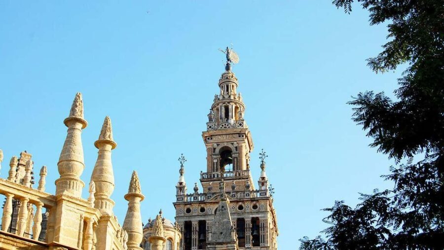 Monumental Tour: The Essence of Seville: Royal Alcázar and Cathedral - The Cathedral of Santa María de la Sede: The Crown Jewel of Seville