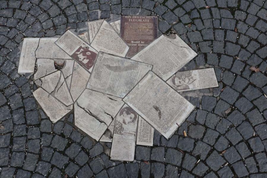 Munich: Walking tour "The Beginning and End of the Third Reich" - Itinerary Breakdown