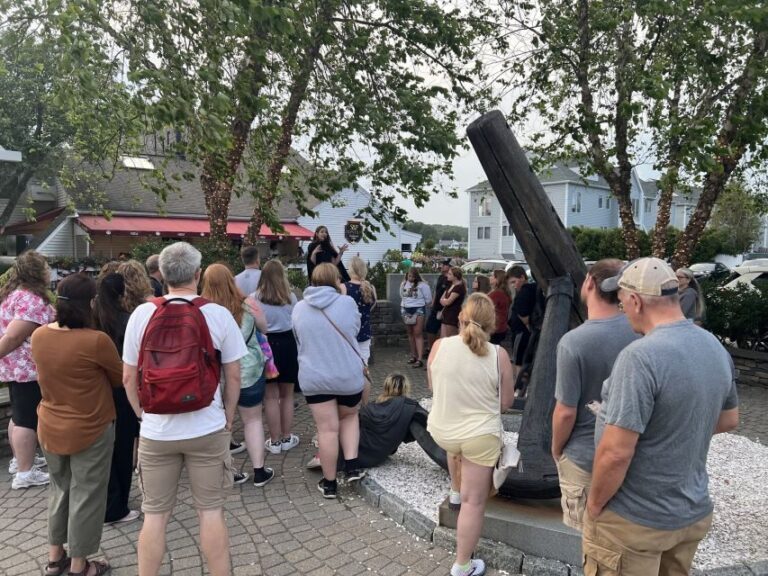 Mystic: Guided Ghost Tour of Downtown Mystic at Night - The Atmosphere and Visuals