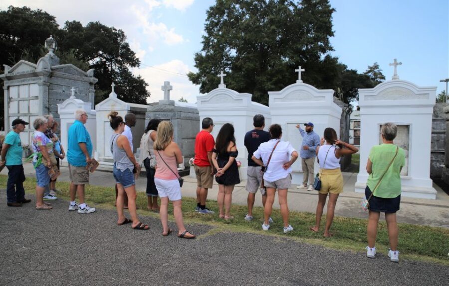 New Orleans: 2-Hour 15-Minute City and Cemetery Tour by Bus - What Travelers Are Saying