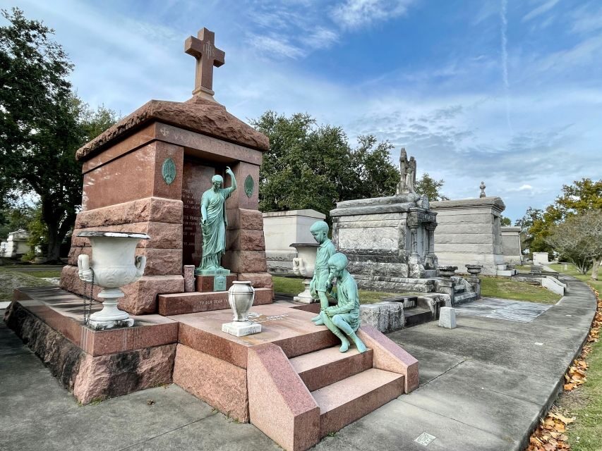 New Orleans: Millionaires Tombs of Metairie Cemetery Tour - Exploring Metairie Cemetery: What to Expect