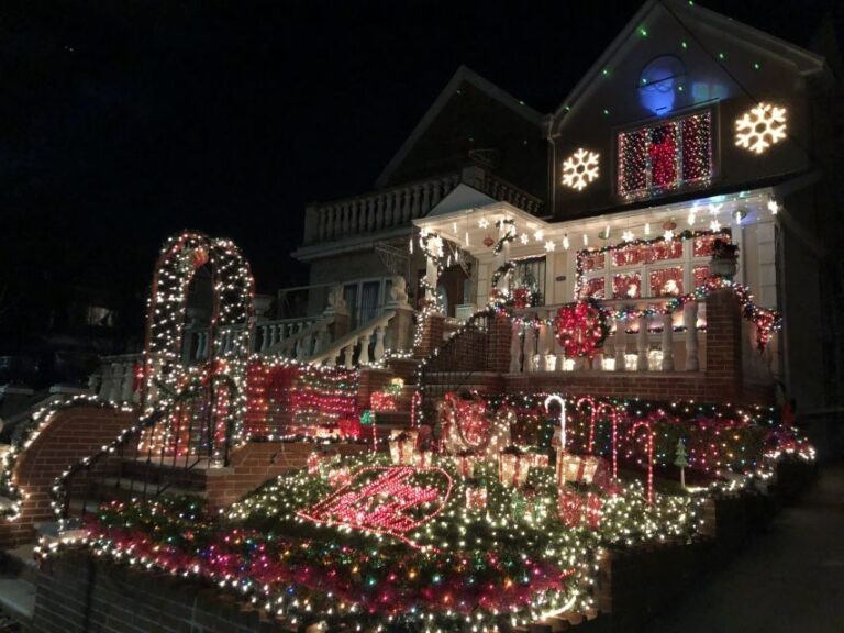 New York City: Dyker Heights Christmas Lights Tour - In-Depth Look at the Itinerary