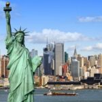 New York City: Sightseeing Walking Tour with Food Tastings - Guide Quality and Group Experience