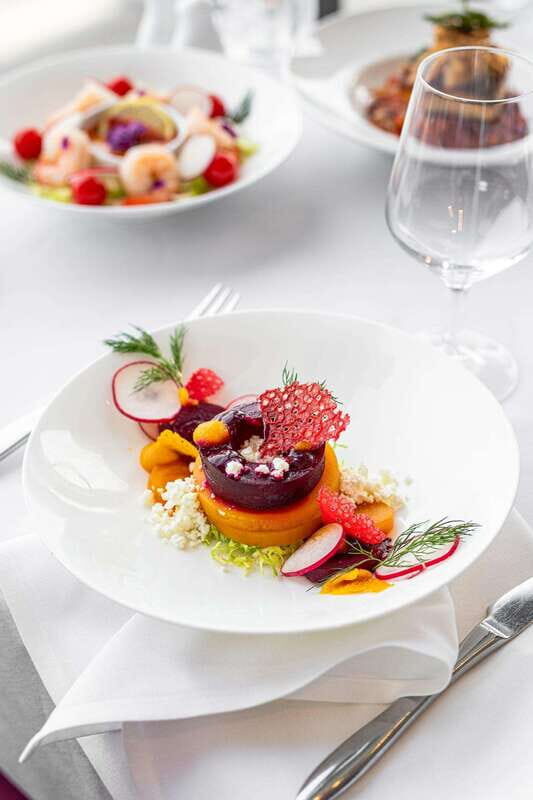 Niagara Falls, Canada: Dining Experience at The Watermark - The Dining Experience: From Reservation to Dessert