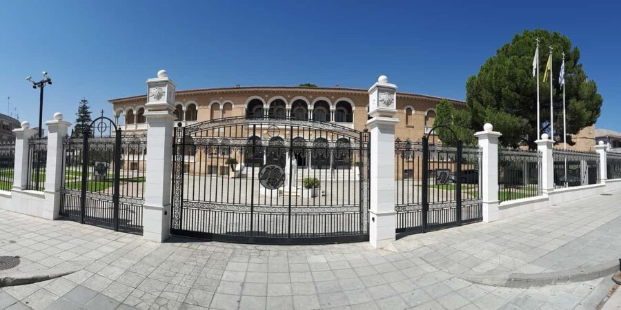 NICOSIA Day trip by bus with French-speaking guide - Key Points