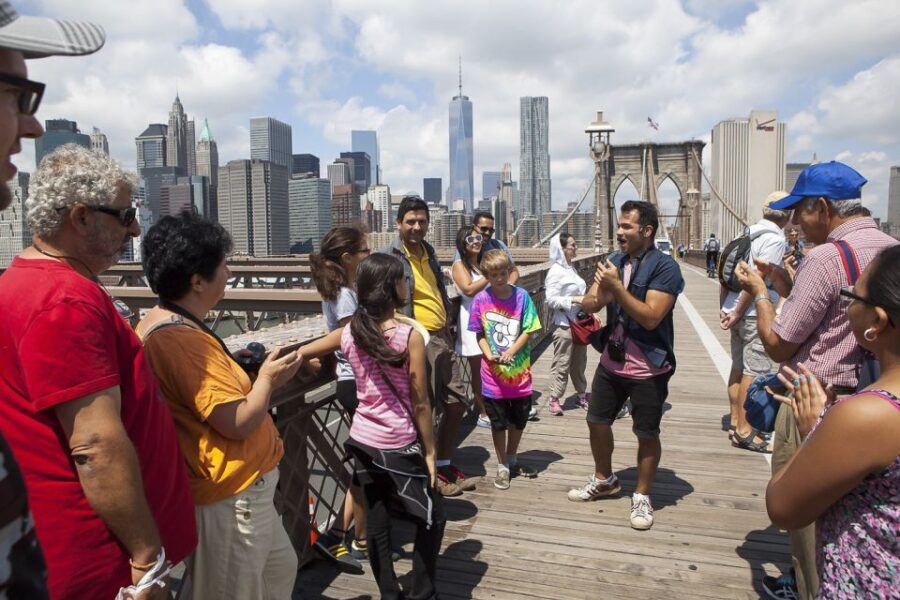 NYC: Brooklyn Bridge and Dumbo District Walking Tour - Discovering the Tour Itinerary