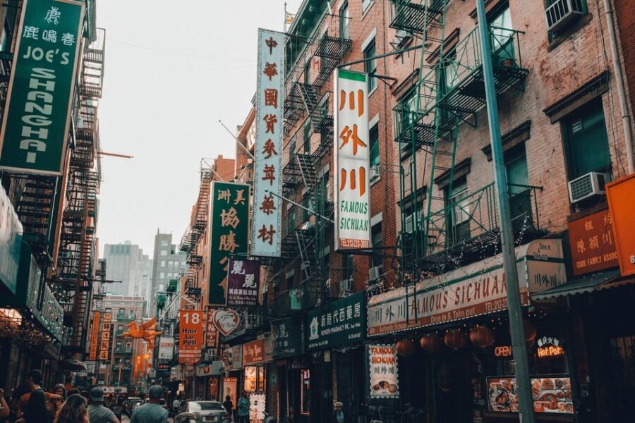 NYC: Eat 4 New York Foods & See 30 Sights Walking Tour - The Itinerary in Detail