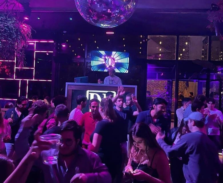 NYC Pub Crawl and Rooftop Clubbing Experience - Evaluating the Experience: What Travelers Can Expect