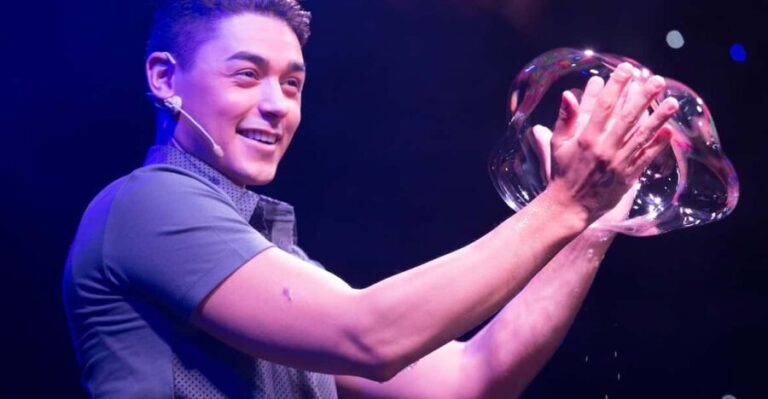 NYC: The Gazillion Bubble Show - What to Expect at The Gazillion Bubble Show