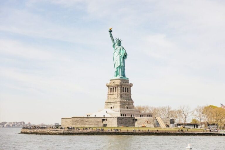 NYC: Wall Street Tour with 9/11 Memorial and Statue Ferry - What You’ll See and Do