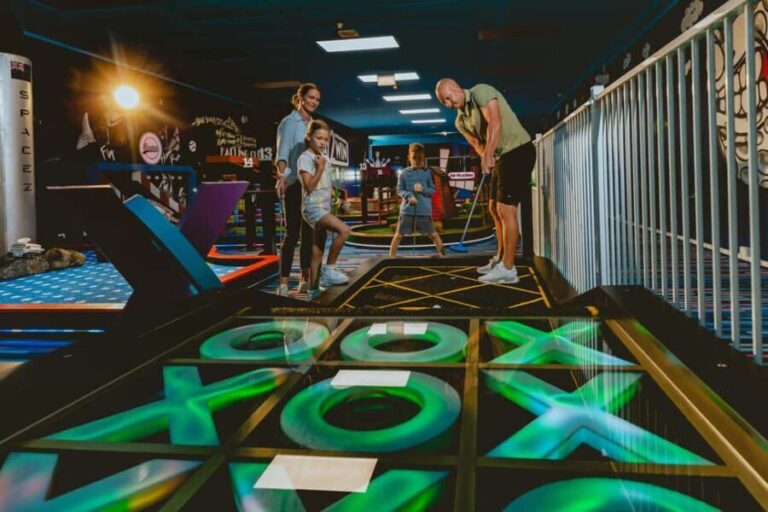Oldenburg: Puttbrothers Adventure Mini Golf - The Themed Courses and Their Unique Appeal