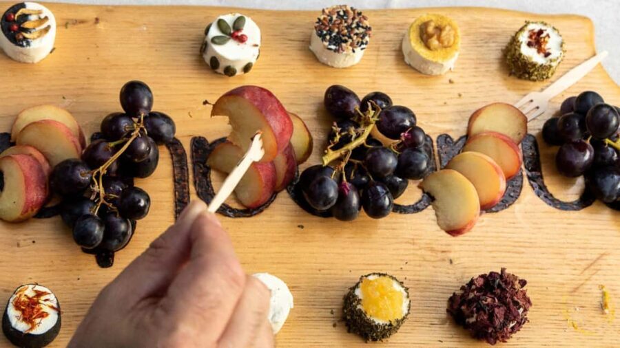 Oliena: Goat Cheese Tasting - A Closer Look at the Oliena Goat Cheese Tasting Experience