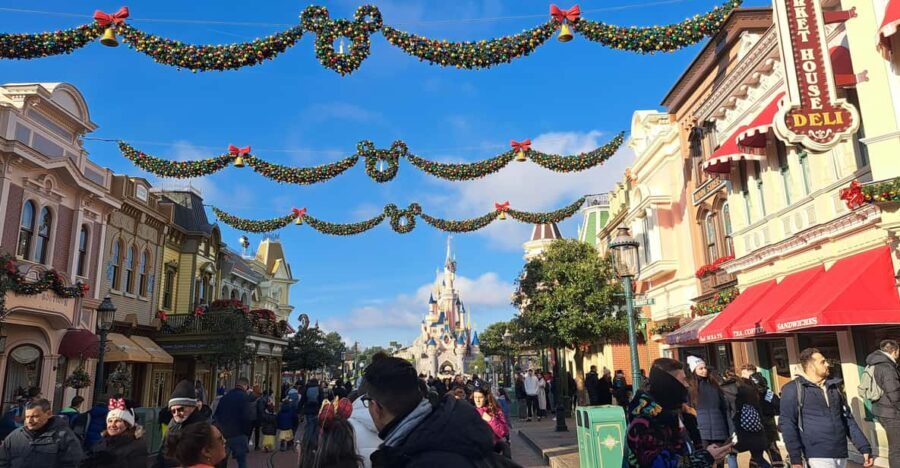 Orlando: Disneyworld and Universal Studios Personal Planner - What the Service Doesnt Cover