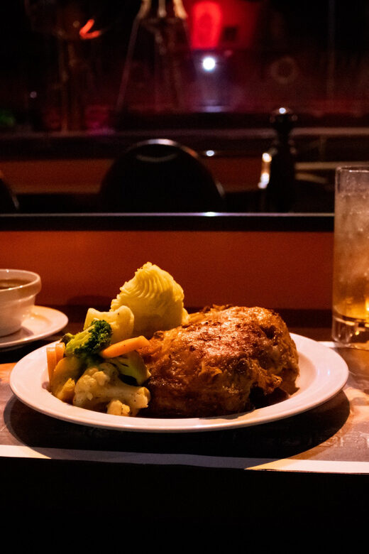 Orlando: Pirates Adventure Dinner Show with Drinks - Post-Show Pirates Bash and Meet-and-Greets