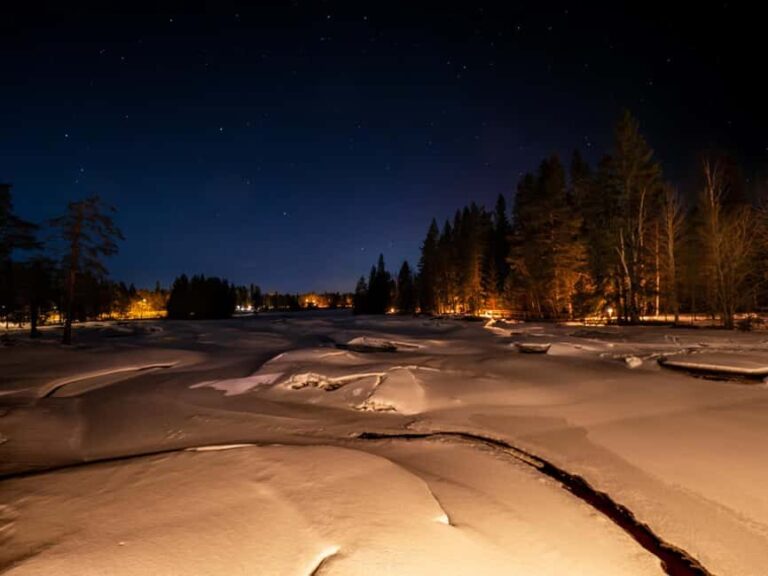 Oulu: Driven Aurora Hunting Tour in Oulu & Nature Spots - Authentic Elements and Practicalities