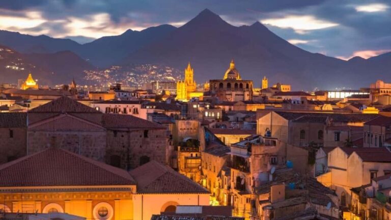 Palermo's Dark Shades: Ghost, Crime and Tasting Walking Tour - Who Would Enjoy This Tour?