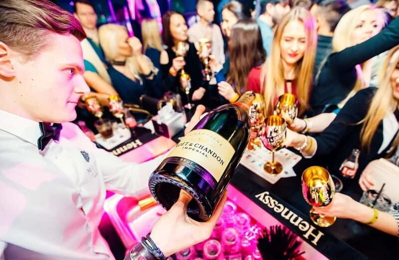 Party Bus & Dancer for 3 hours in Vilnius Private tour - Itinerary Breakdown
