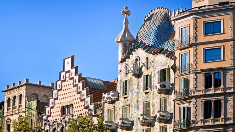 Pedrera, Casa Batlló, Gothic Quarter Photo Walk - An In-Depth Look at the Photo Walk Experience