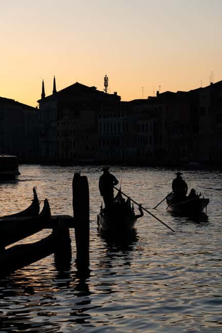 Photography Walk with your phone! Venice hidden gems - Who Will Love This?