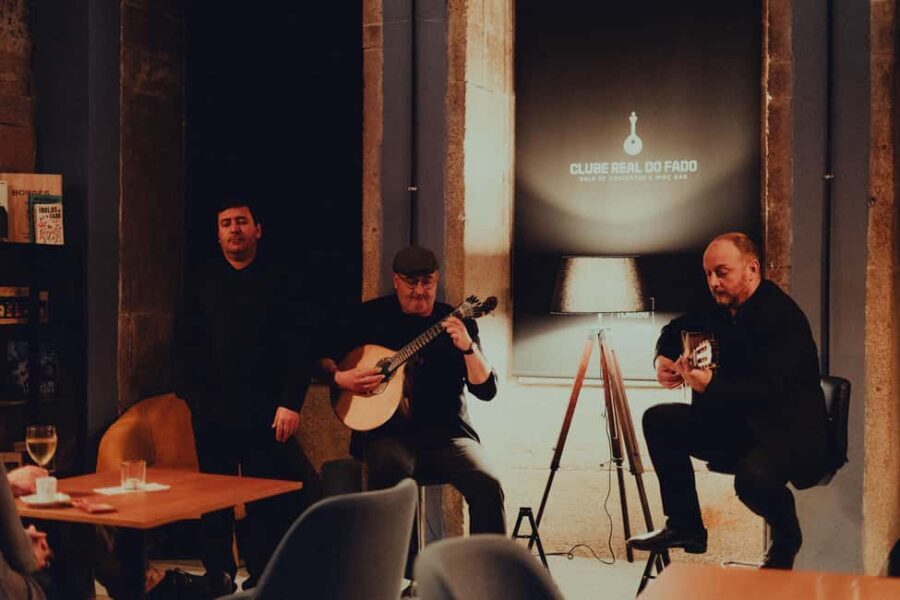 Porto: Fado Live Music, Wine & Cultural Introduction - The Flow of the Evening