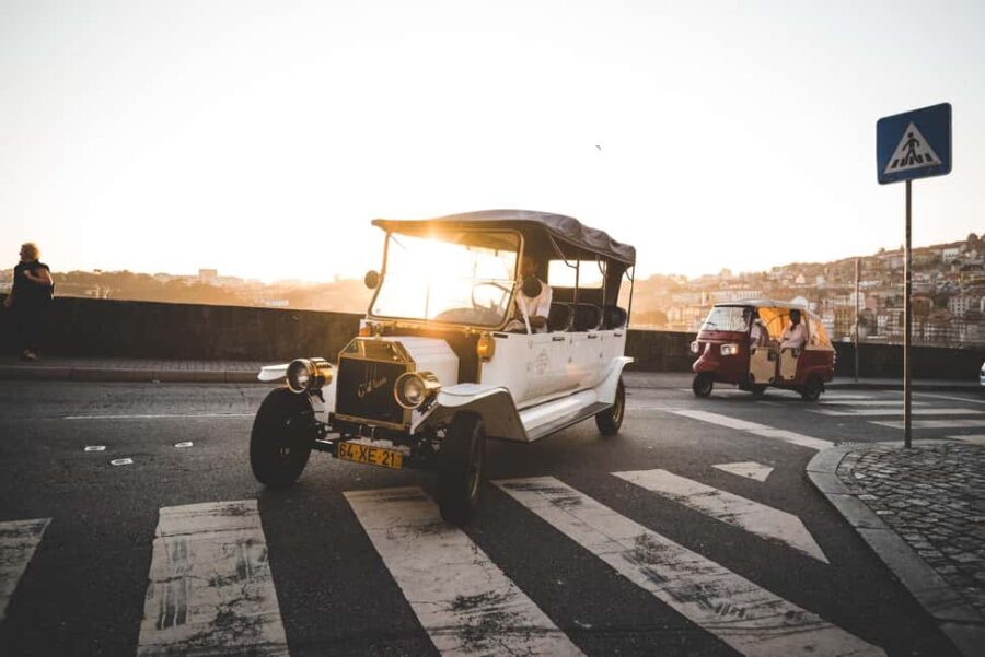 Porto: Private Tour of the Historic City in a Classic Car - Breaking Down the Itinerary