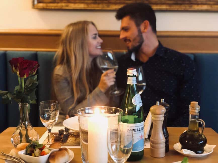 Pozna: Romantic Italian Dinner with Live Music and Wine - FAQ
