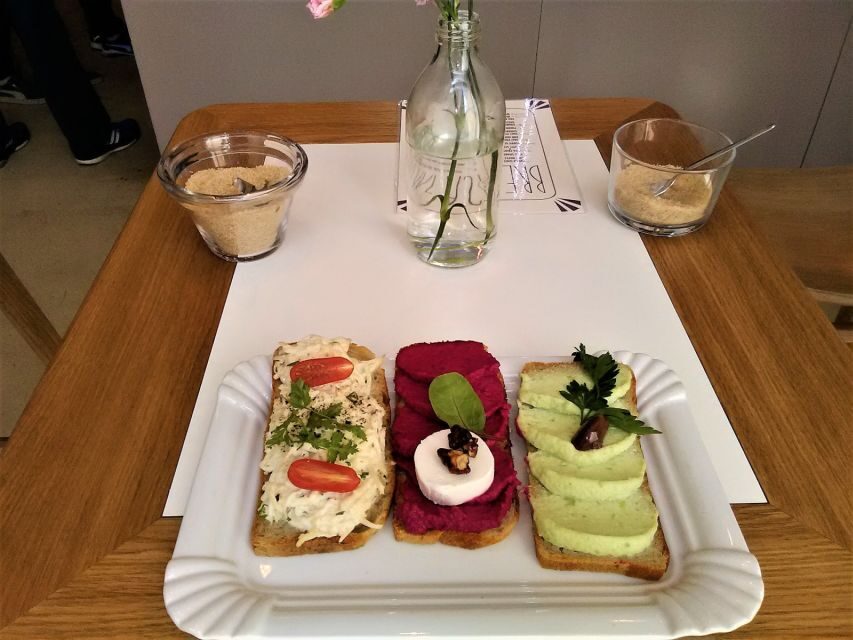 Prague: 4-Hour Vegetarian Food & History Tour - An In-Depth Look at the Four-Hour Experience