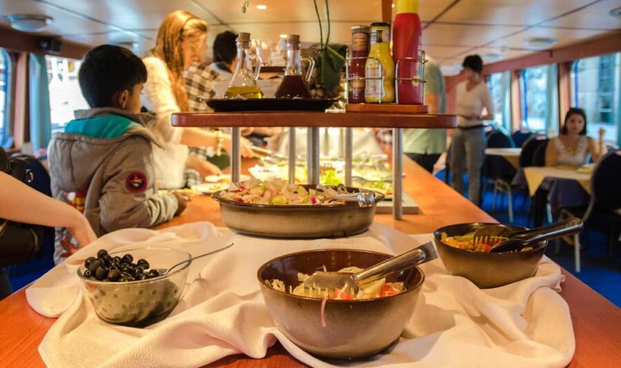 Prague: Dinner Cruise with Hotel Pickup and Drop-off - FAQ