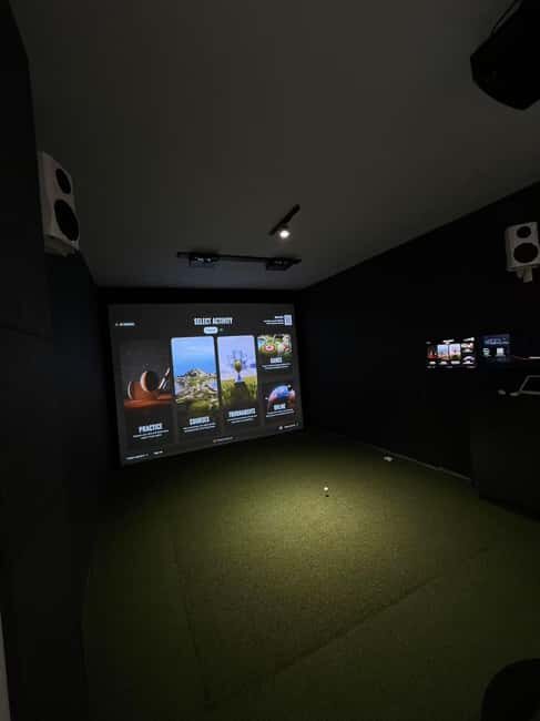 Premium Golf Simulator Experience in Moschato - An Overview of the Experience