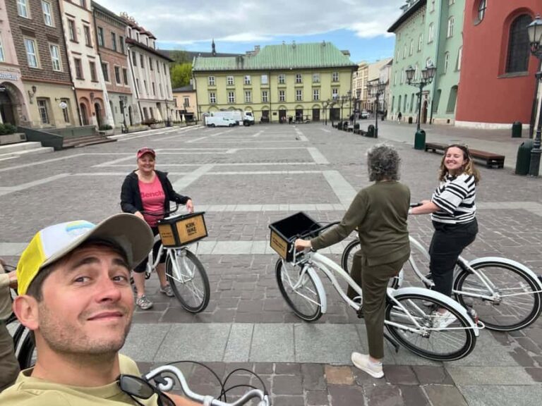 Private Bike Tour from 4 pax, Old Town, Univ, Castle, Jewish - What to Expect