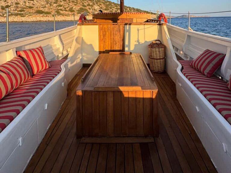 Private Cruise: Boat Tour with Seafood Lunch in Rina's Cave - Why Choose This Tour?