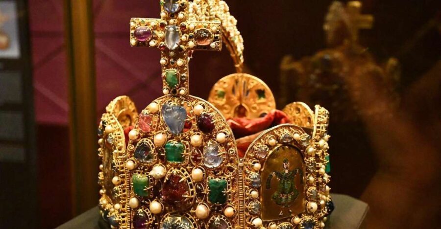 Private Tour: Imperial Treasury Vienna - Entering the Imperial Treasury