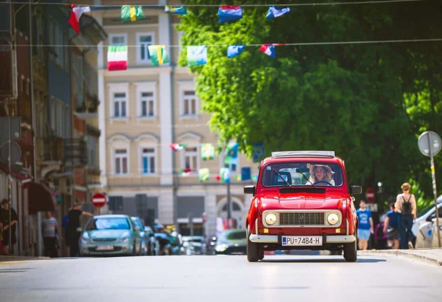 Pula: City Highlights Tour in a Vintage Renault 4 - What the Experience Feels Like