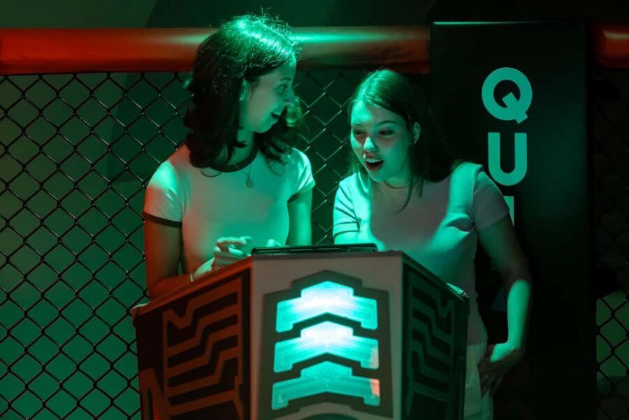 QuizBoxing: Interactive TV show style quiz game experience - The Experience in Detail