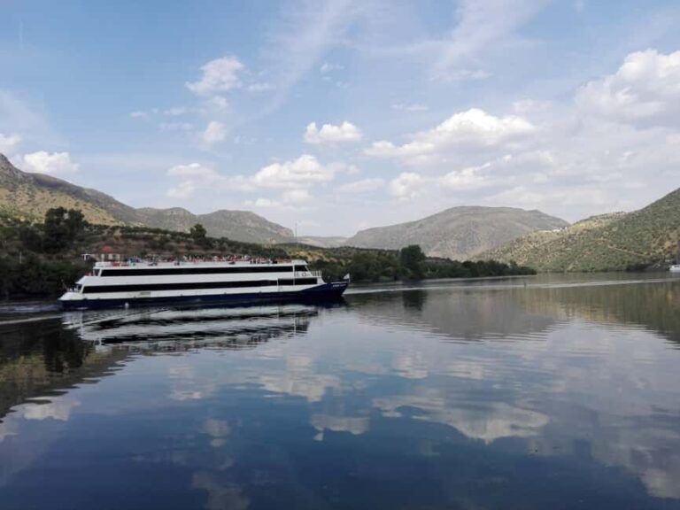 Régua: Barca D'Alva Full-Day Scenic River Cruise - Midday: Authentic Flavors and Local Wines