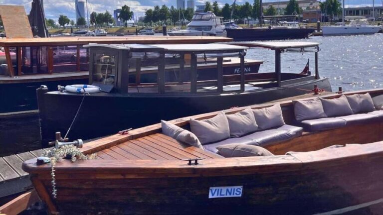 Riga: Canal Boat Tour with Welcome Drink & Audio Guide - What the Itinerary Looks Like