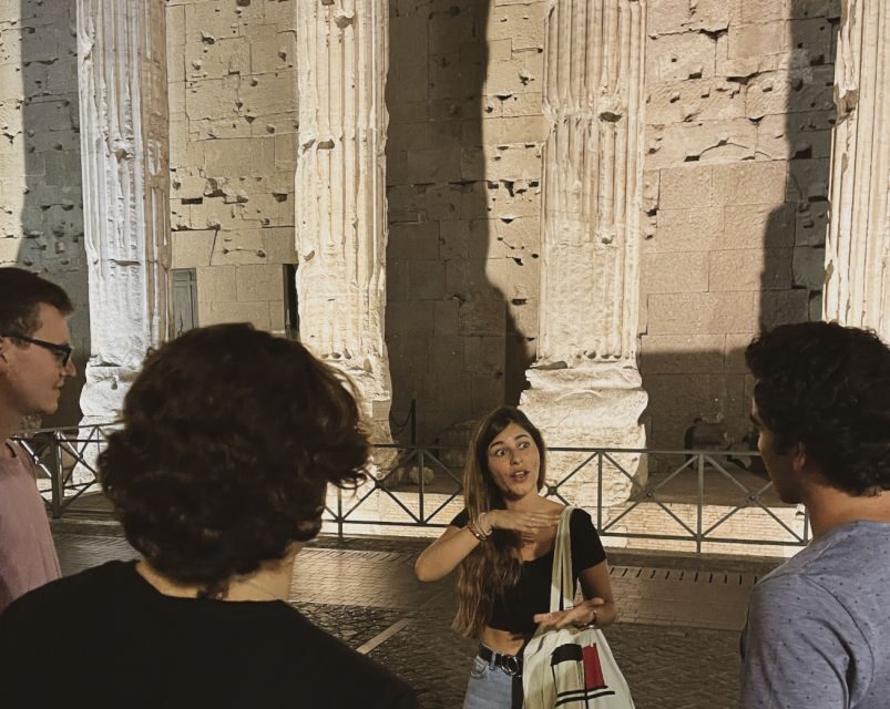 Rome: Small Group City Highlights Moonlight Walking Tour - The Guides Make It Special