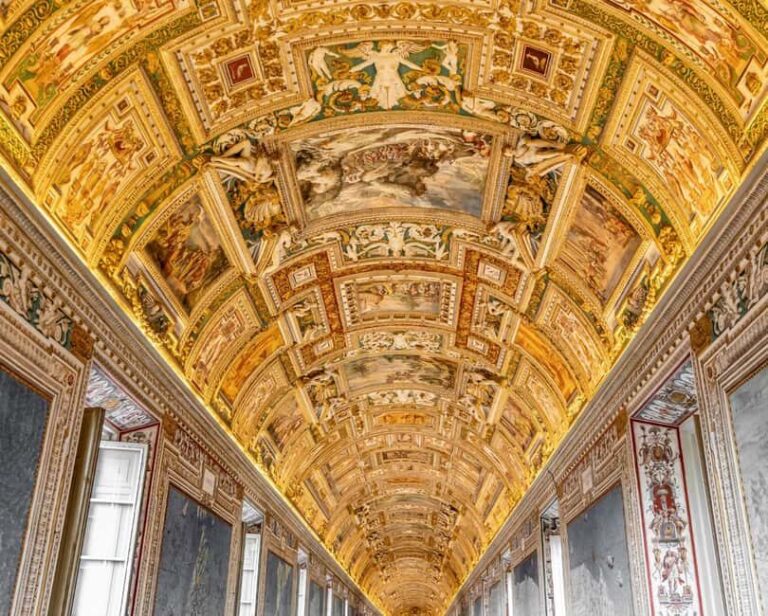 Rome: Vatican Museums and Sistine Chapel entry with assistance - The Experience in Detail