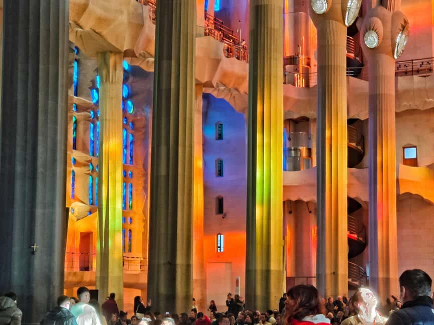 Sagrada Familia Private Tour with Entry Ticket in English - The Experience in Detail: What to Expect on the Tour