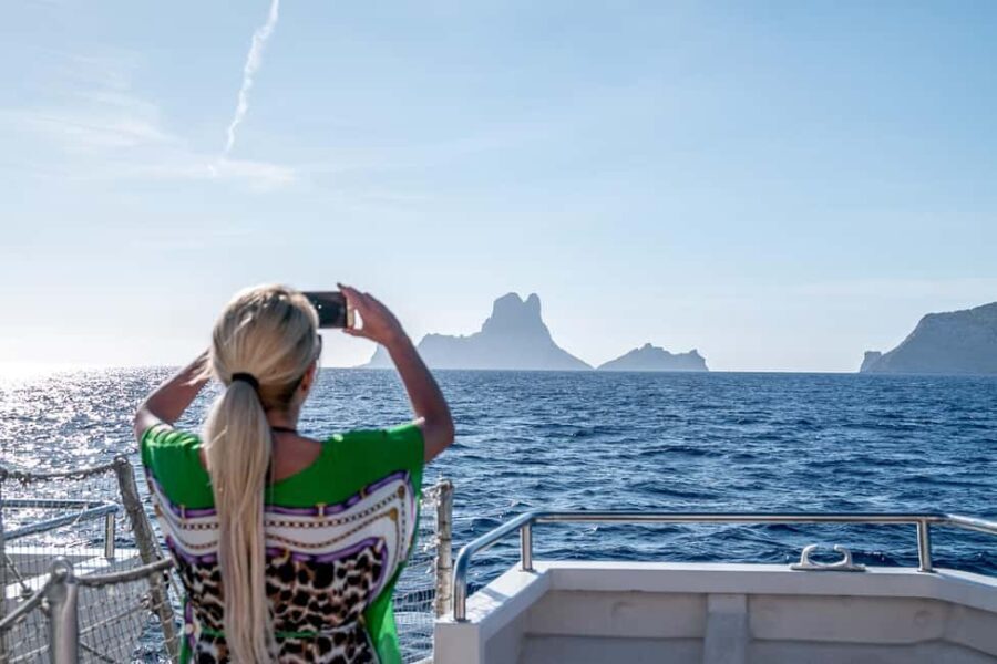 San Antonio: Boat tour to Es Vedrá with drinks and snacks - Authentic Experiences & Traveler Feedback