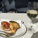 San Sebastian: Pintxo Tour with Wine and Ex-Chef Guide - How the Tour Is Structured