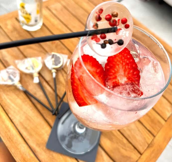 Santa Pola: Gin and tonic tasting and sunset sailboat ride - Sunset: A Moment of Quiet Beauty