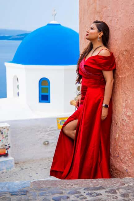 Santorini: 40-minute Photoshoot in Oia - The Quality and Delivery of Photos