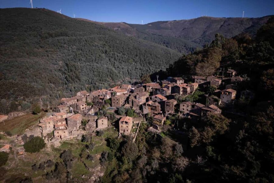 Serra da Lousã: Aldeias do Xisto Bike Tour with Local Guide - Exploring the Aldeias do Xisto