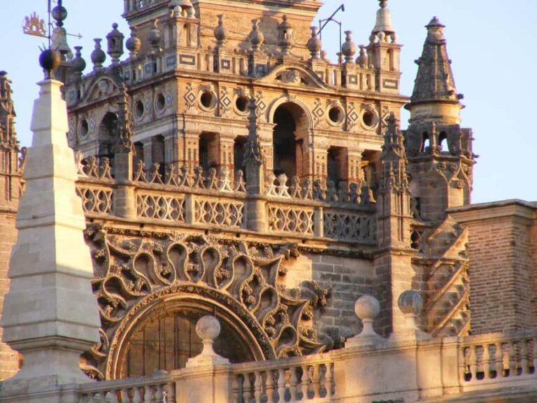 Seville for Young People: Group Tour for Little Explorers - Venturing into the Barrio de Santa Cruz