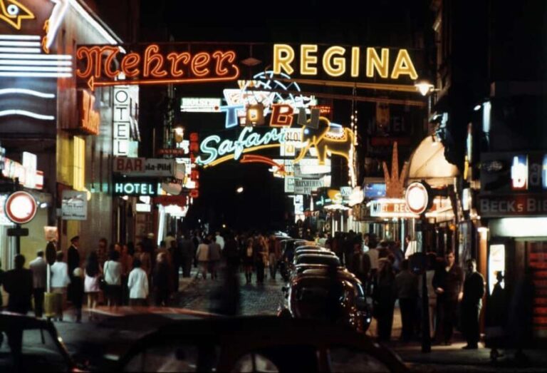 St. Pauli Unforgotten  Relics of the Reeperbahn Tour - A Deep Dive into the Relic Tour