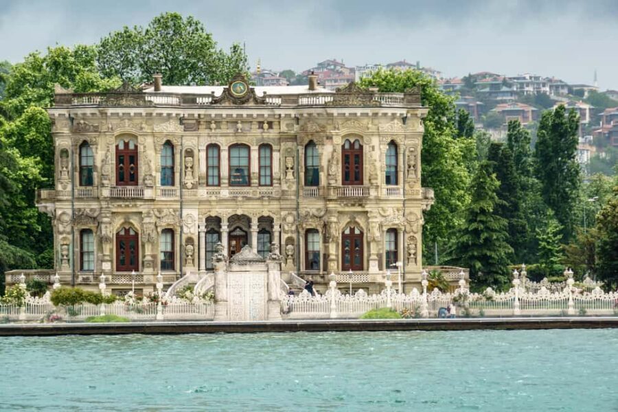 stanbul: Small-Group Sunset Cruise & Audio Guide w/Snack - FAQ